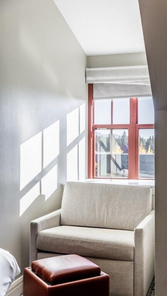 Lake Tahoe | Alpine Basecamp | Ski Access & Hot Tub - South Lake Tahoe, CA