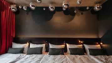 Quarto Design | Roupa de alta qualidade, cofre com capacidade para portátil
