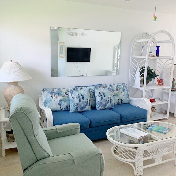 Beachside Unit 27 - Key Colony, Beachside Unit 27 - The Beach Is Calling You! - Florida Keys