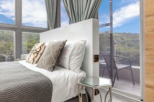 Quarto Duplo Deluxe, varanda | Wi-fi grátis, roupa de cama fornecida
