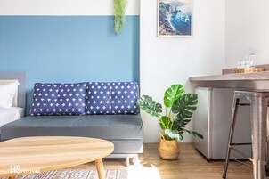 Quarto quádruplo design | Individualmente decorados, escrivaninha, quartos à prova de som