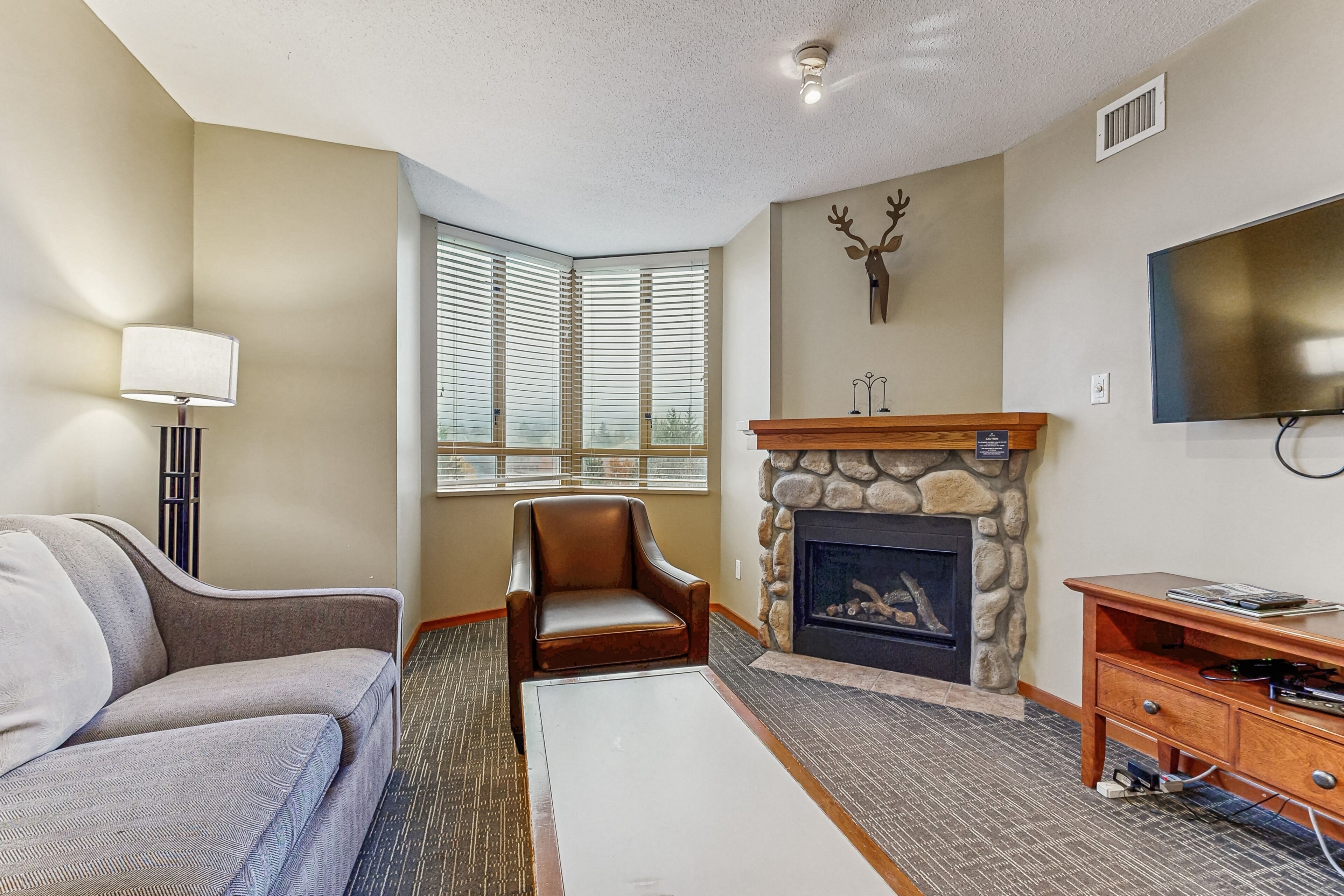 Walk-to-lift Condo With Heated Pool, Hot Tubs, Saunas & Fitness Room - Whistler