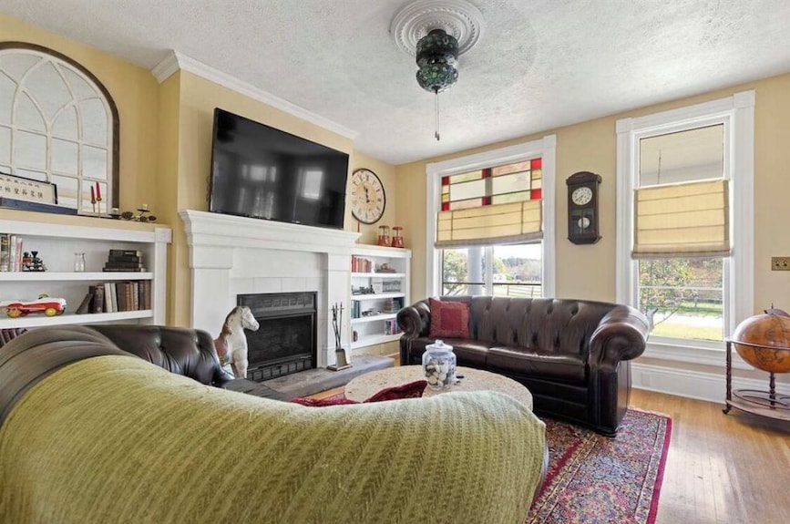 Historic Sophistication In The Heart Of The Black Hills. - Custer, SD