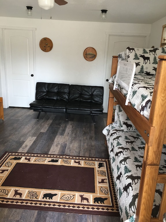 Meghans Mighty Moose- Spacious Family Cabin - Alaska