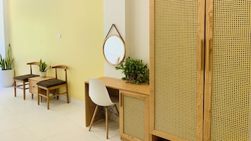 Quarto quádruplo | Frigobar, escrivaninha, Wi-Fi de cortesia