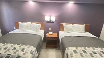 Quarto casal, para fumantes | Quartos à prova de som, ferros/tábuas de passar roupa, Wi-Fi de cortesia