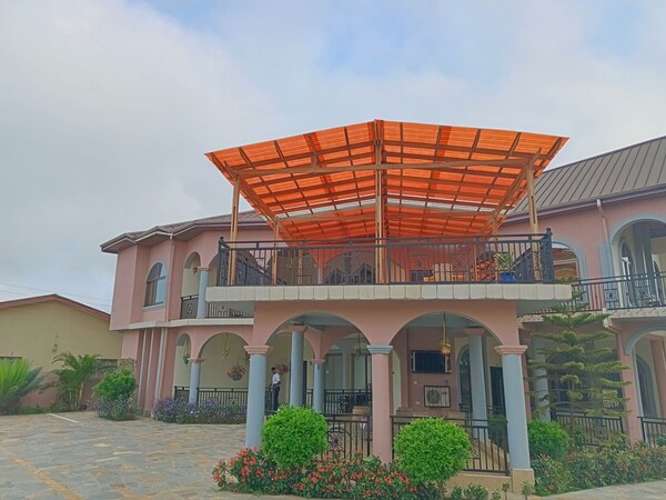 Osaah Bema Lodge - Kumasi