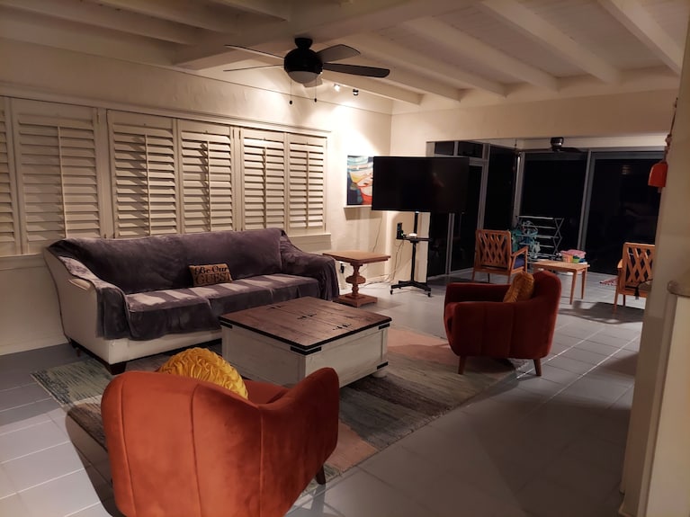 Beautiful Lake Front Cottage W/ Heated Pool & Hot Tub, 23 Miles From Disney - Winter Haven, FL