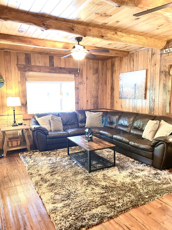 Experience The Peaceful Wooded Retreat Cabin - 300 Private Acres -Security Gate - Fall Creek Falls, TN