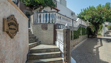 Estúdio, 1 quarto, para fumantes, sacada | Entrada da propriedade