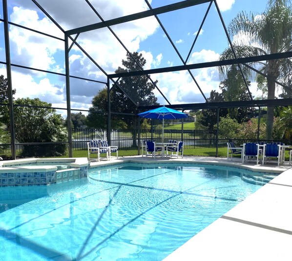 Big Pool&Spa/Themed rooms/Private yard/ CLOSE TO EVERYTHING, Lakeview ...