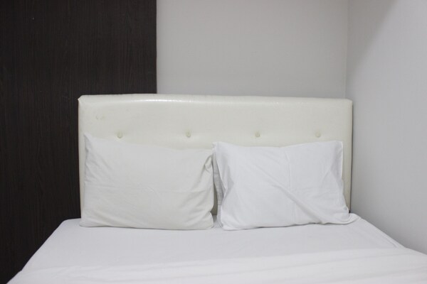 Bright And Comfy 2br The Jarrdin Cihampelas Apartment - Bandung
