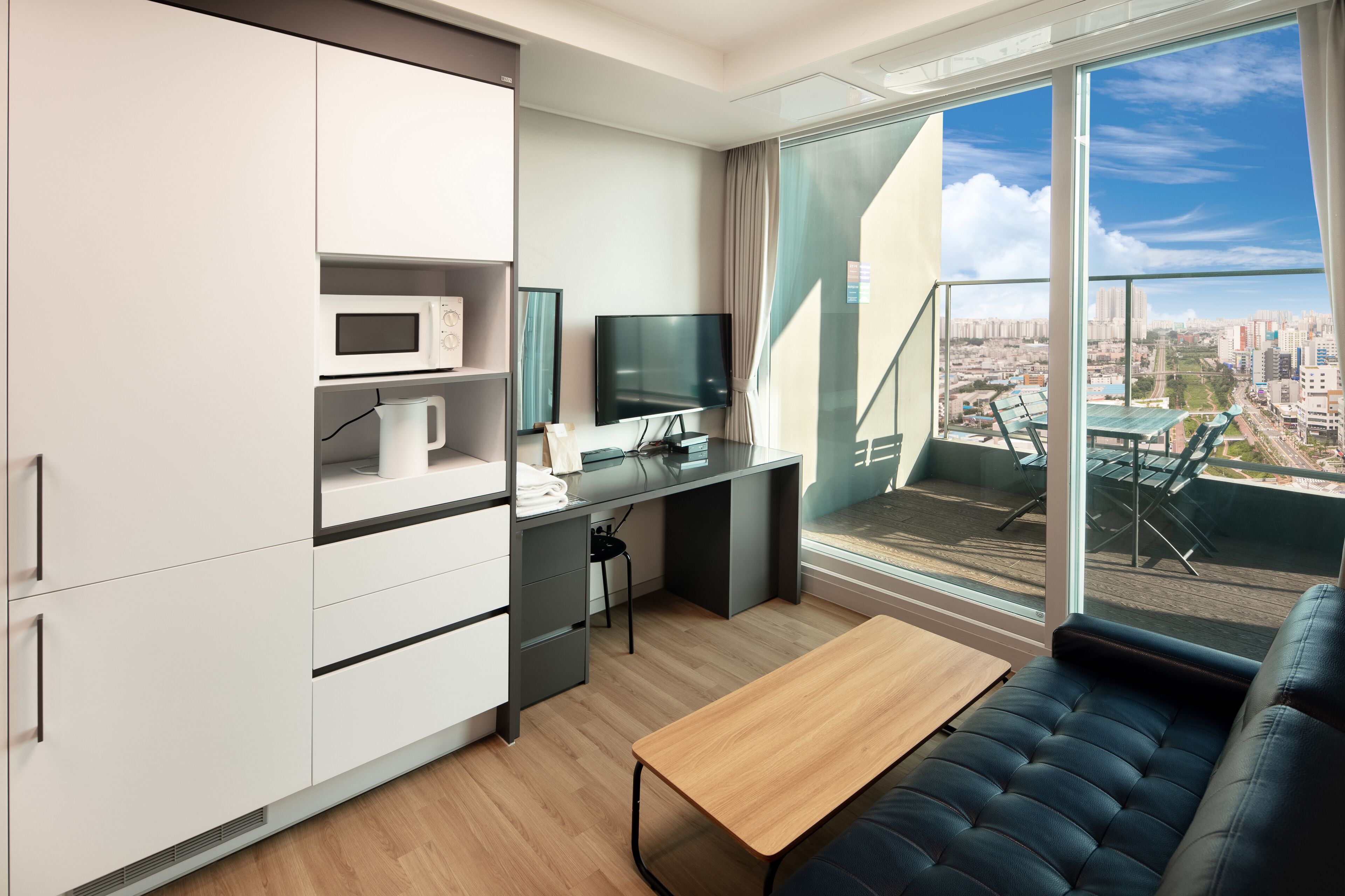 Penthouse Deluxe, 1 quarto, terraço (Netflix available) | Sala de estar | Televisor LED, filmes em estreia, filmes pagos, piso aquecido 