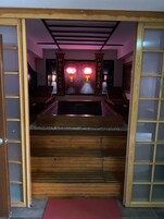 Salas para tratamentos a dois, sauna seca, banheira de hidromassagem