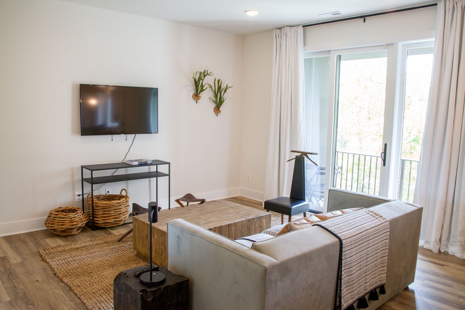 Lux 2 Bed 2 Bath Apt | Dwtn Crozet (30 Nt Min) - Virginia