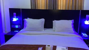 1 quarto, lençóis de algodão egípcio, roupa de alta qualidade