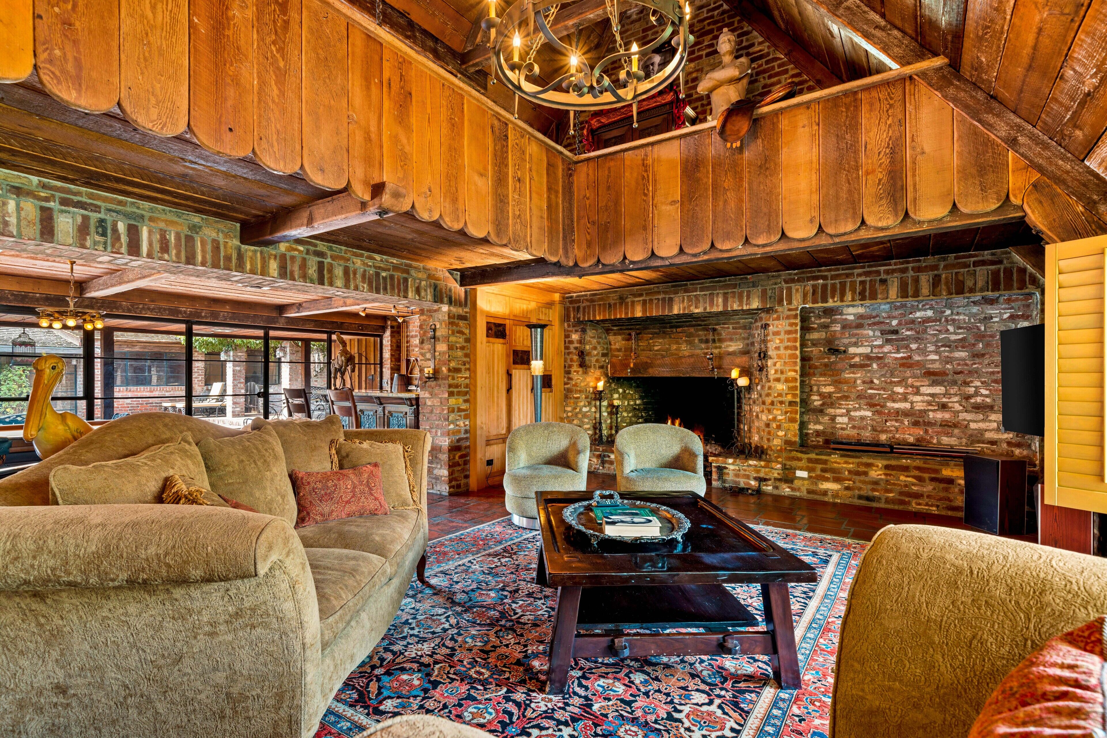Charming Storybook Home by Carr Jones - Sacramento | Vrbo