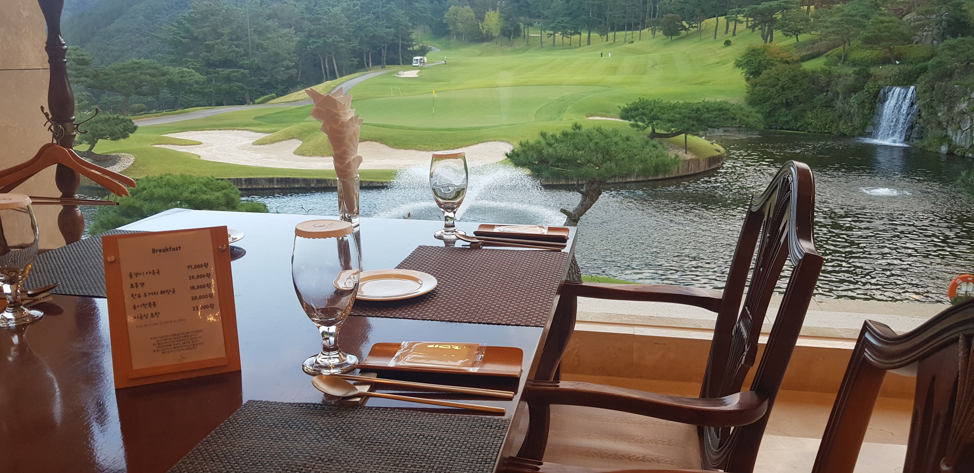 Café da manhã coreano todos os dias mediante uma taxa