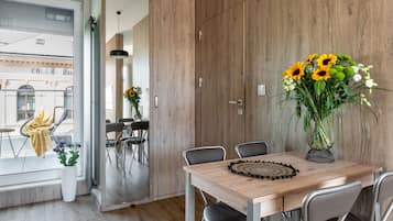 Suite-Estúdio Panorâmica | Cozinha privada | Um frigorífico, um forno, uma placa de cozinha