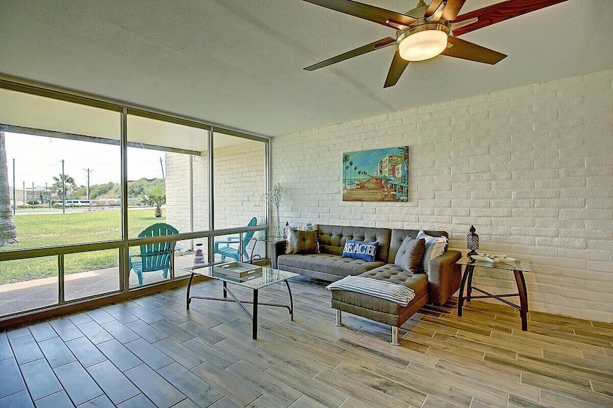 A Salty Day Getaway| Beach Boardwalk | Large Pool! - 텍사스