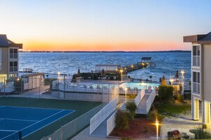 Condo, 2 quartos | Vista para praia/oceano