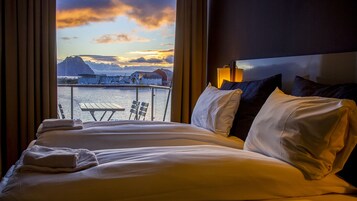 Apartamento Superior, vista para o mar | Edredões de penas, cortinas/cortinados opacos, quartos insonorizados 