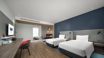 Quarto standard, 2 camas de solteiro, vista para a cidade (Extra Space) | Cofres nos quartos, quartos à prova de som