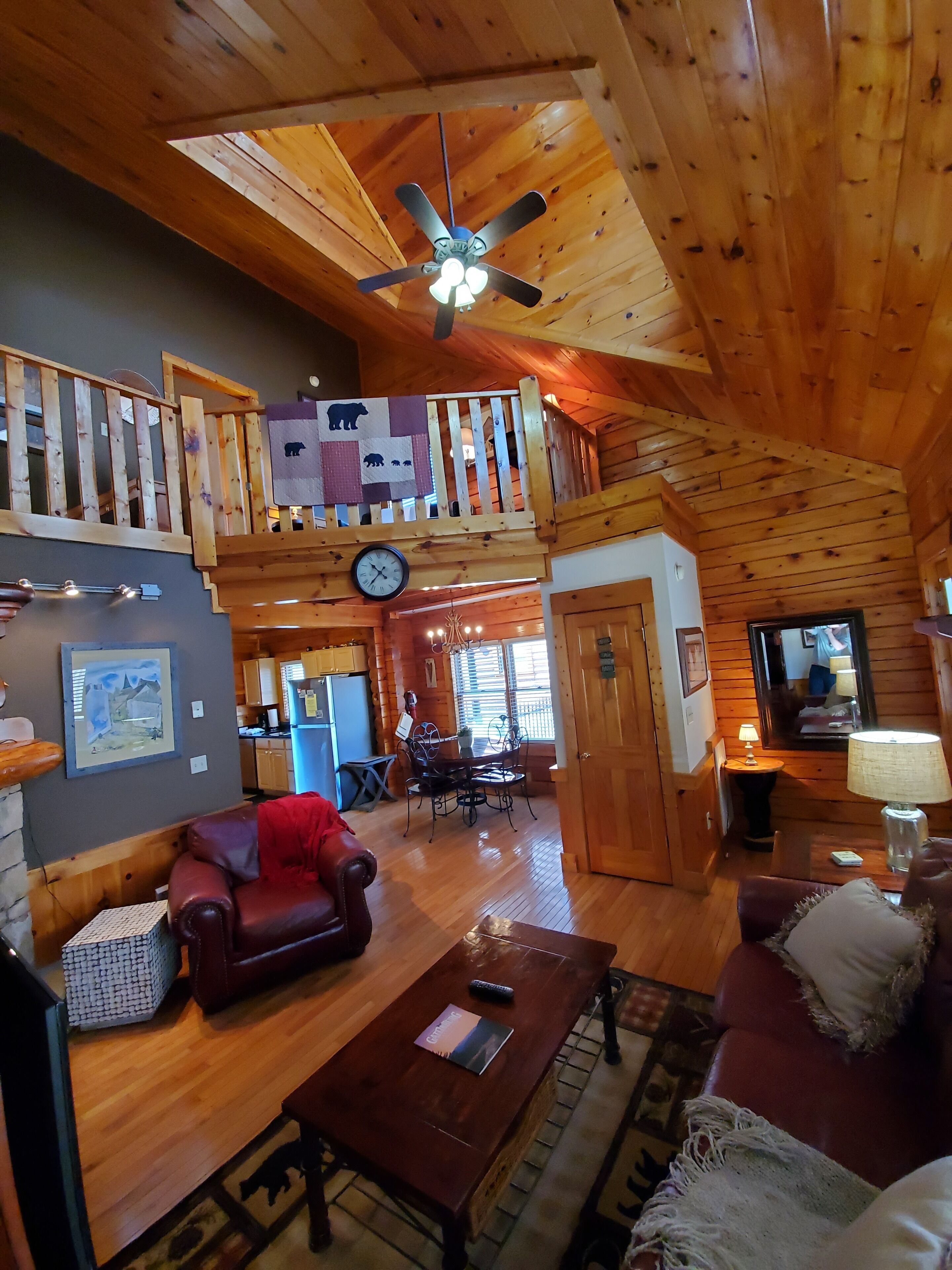 Cabin W\/ Hot Tub, Resort Gameroom, Two Pools  - 1\/2 Mile To Pigeon Forge Parkway - Sevierville, TN