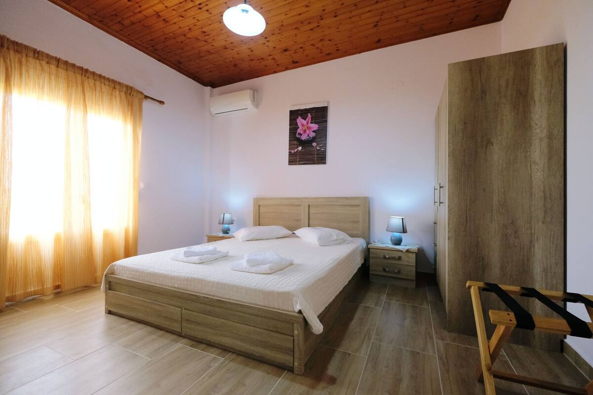 Apartamento Comfort (4) | 1 quarto, secretária adequada para computadores portáteis, Wi-fi grátis 