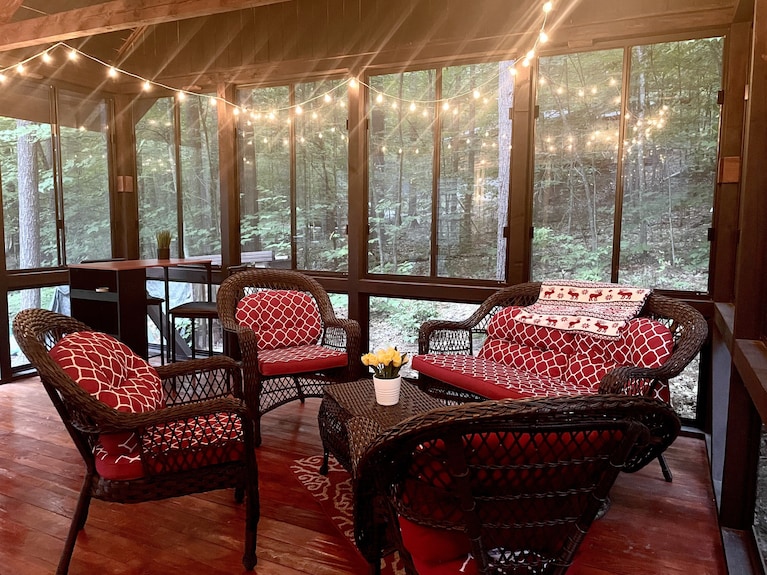 Adirondack A-frame Cabin Across From Lake - State of New York