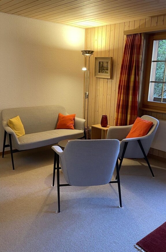 Confortable Appartement Pour 4 Personnes Avec Wifi Et Balcon - Zweisimmen