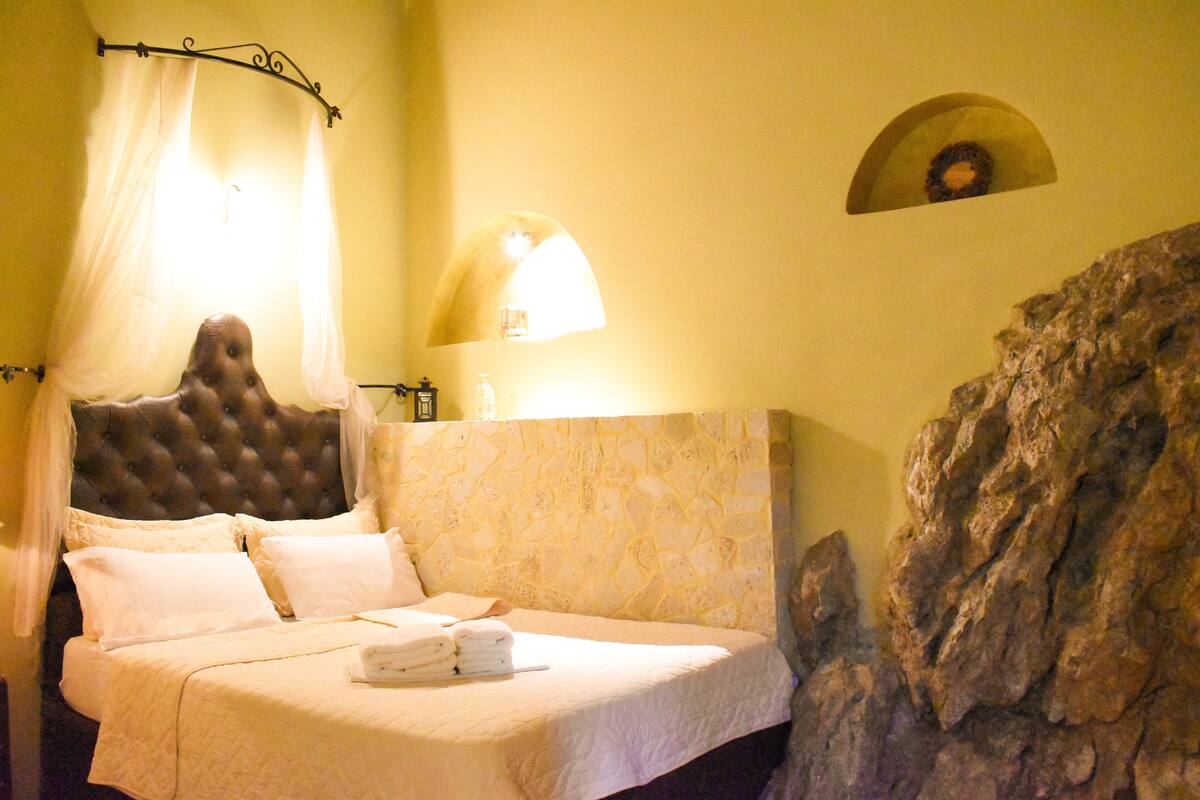 Quarto Clássico com Cama de Casal | Lençóis de algodão egípcio, roupa de alta qualidade