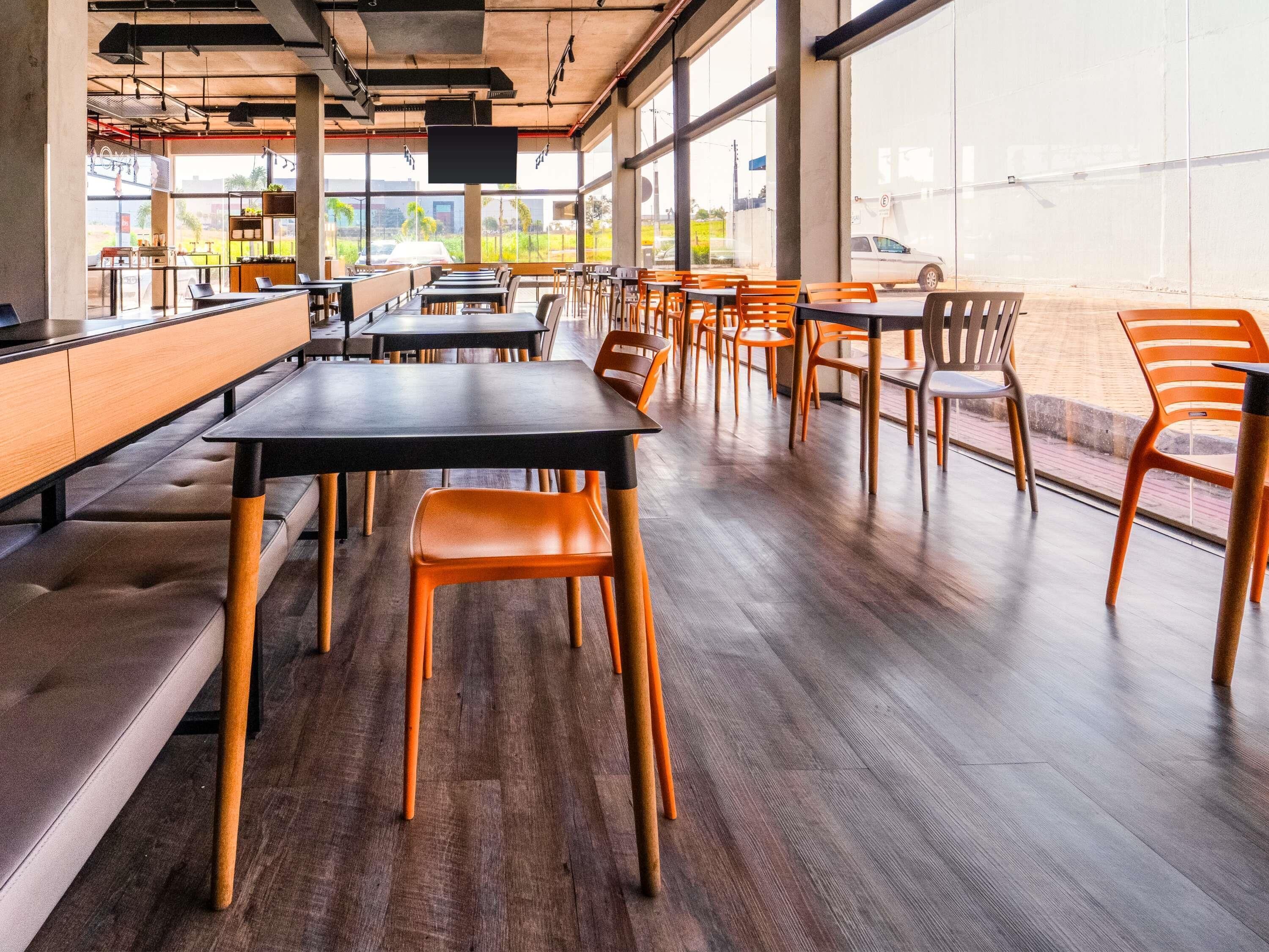 Café da manhã completo todos os dias mediante uma taxa