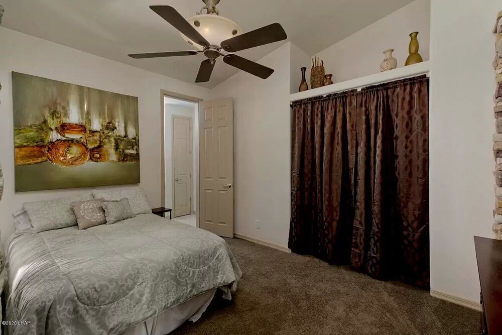 Beautiful Spacious 5 Br With Pool & Jacuzzi And Lake View - Arizona