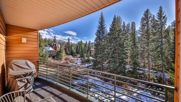 Apartamento em Condomínio Fechado, 3 quartos | Área para churrascos e piqueniques