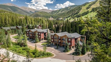 Apartamento em Condomínio Fechado, 3 quartos | Vista aérea