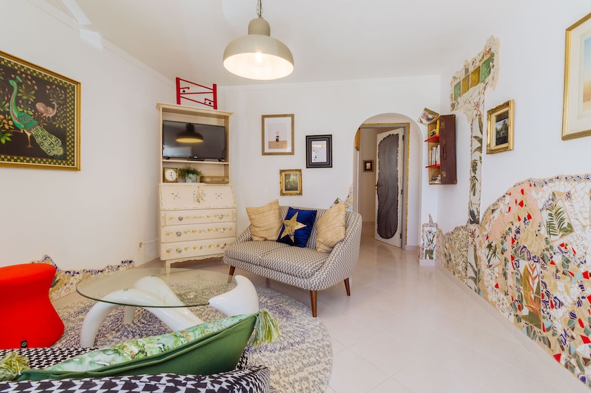 Casa Colorida, A Unique, Colorful Home For 4 People In Vila Do Bispo - Vila do Bispo