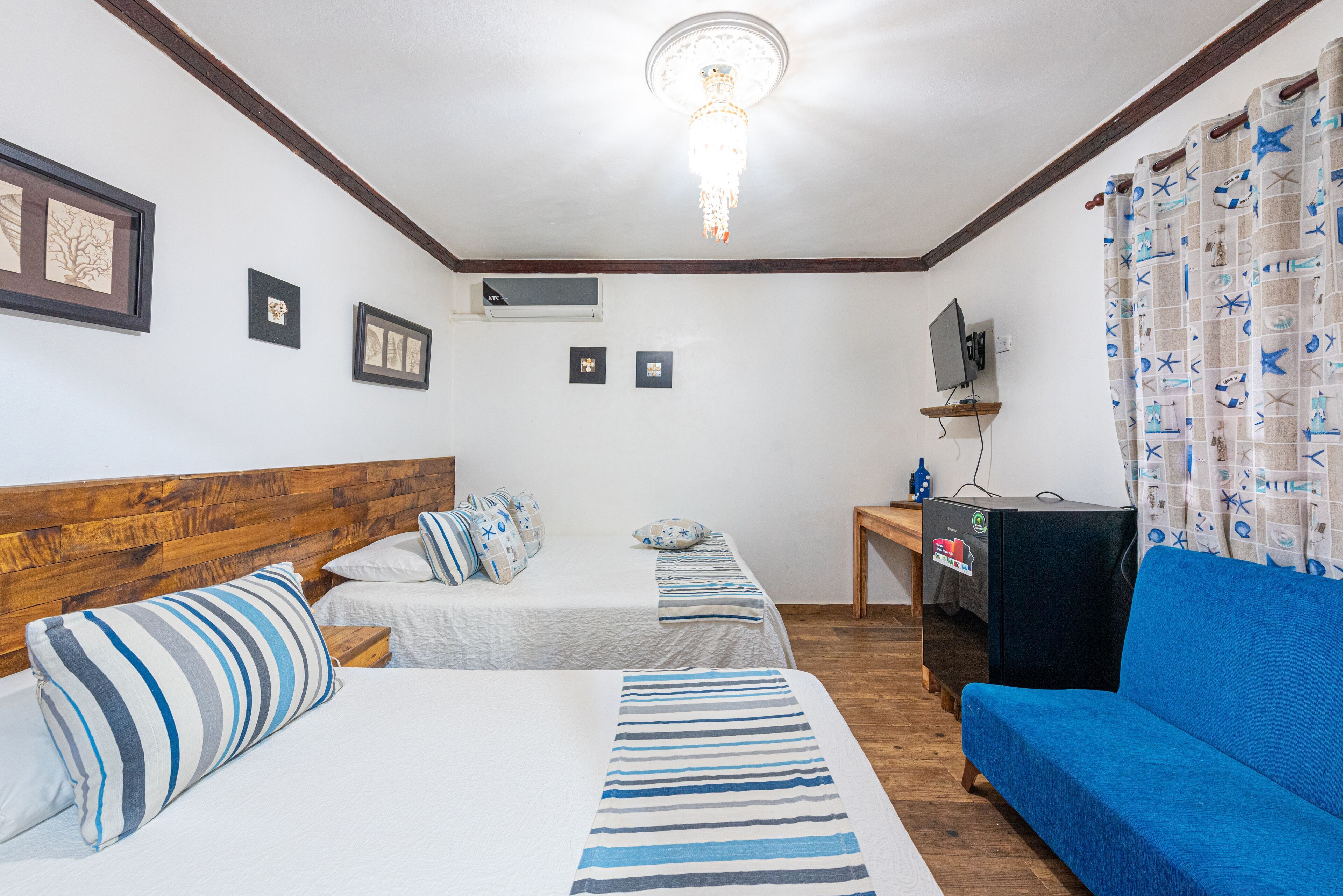 Secretária, Wi-fi grátis, roupa de cama fornecida 