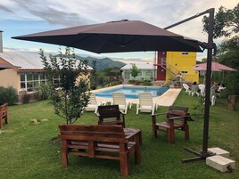 Apartamento em Condomínio Fechado, 1 quarto, fumadores, varanda | Piscina | Piscina exterior