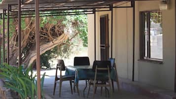 Dormitório Partilhado, 1 quarto, pátio, vista para o jardim | Jardim