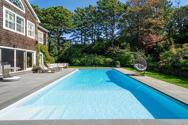 Southampton Poolside Paradise - Suffolk County, NY