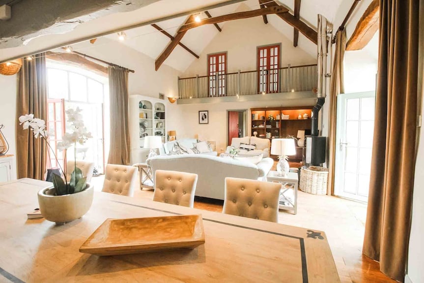 Stunning Barn With Heated Swimming Pool & Tennis Court - North Wales