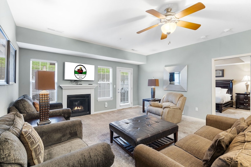 Group-friendly 5 Bedrooms Patio + Grill Minutes To Shows & Golf - Branson, MO