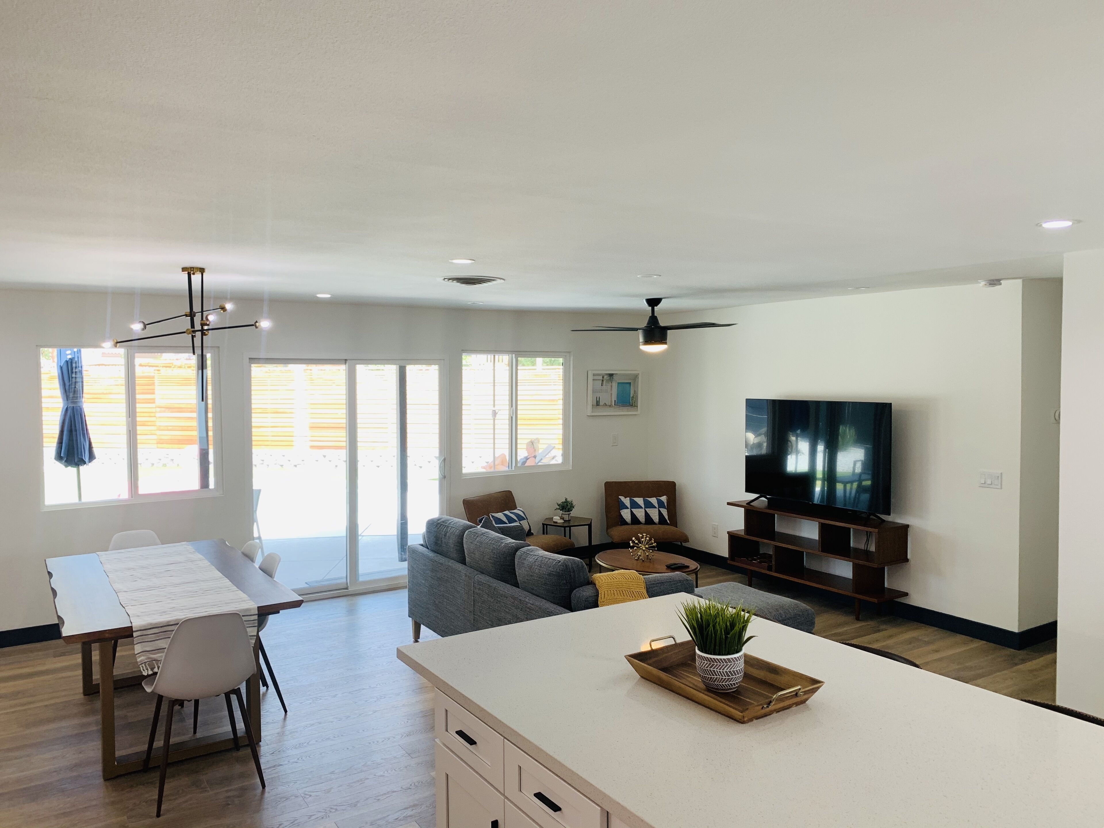 Newly Hgtv Designed Mid Century Dream Home With Private Pool - Palm Desert, CA