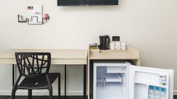 Minibar, secretária, ferro/tábua de engomar, Wi-fi grátis