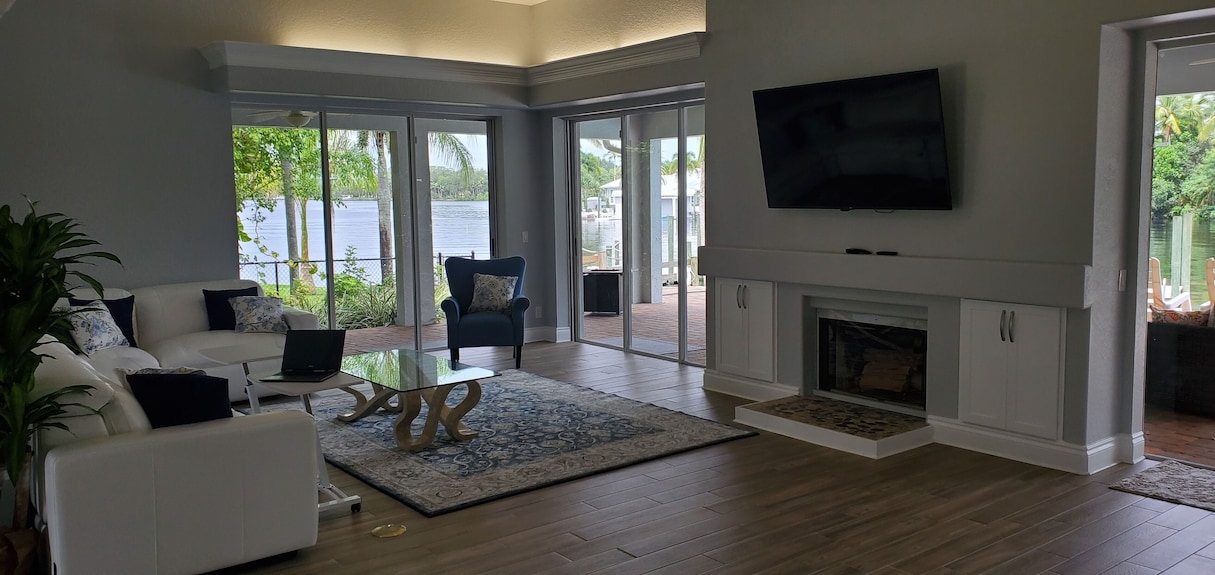 Bay Of Grace -- A Boater's Paradise Fantastic Sunsets Close To I-75 - Fort Myers, FL