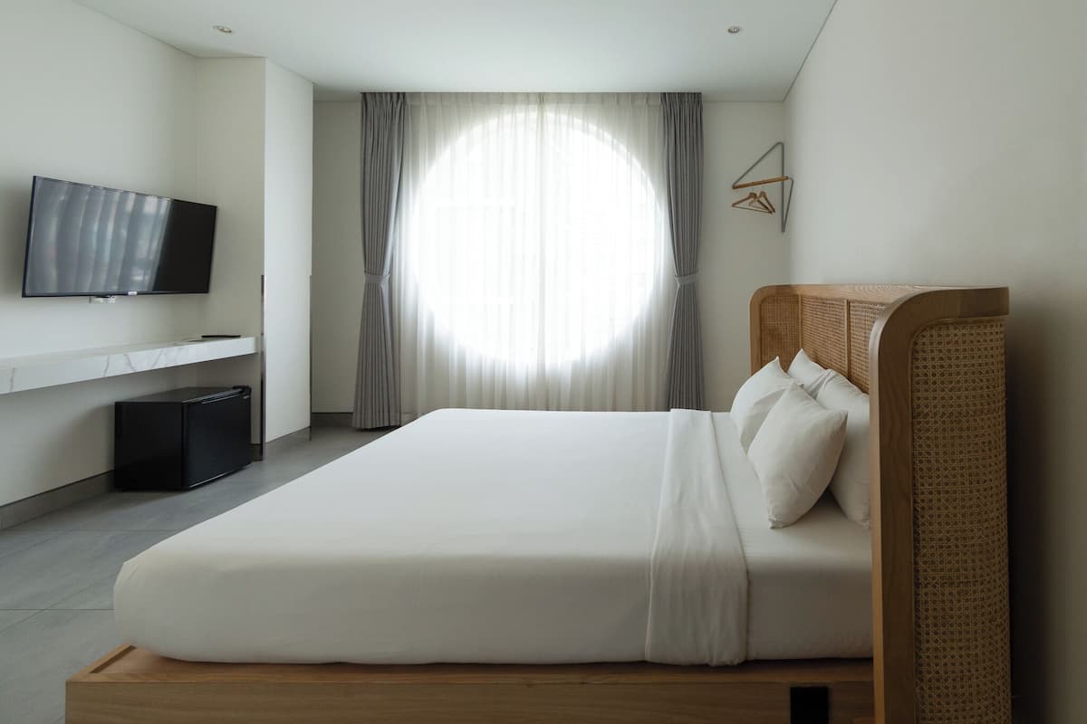 Quarto luxo, para não fumantes, vista para a cidade | Roupas de cama premium