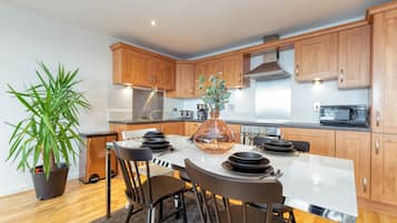 Apartamento, acessível, casa de banho privativa | Restaurante