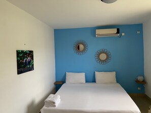 Suite Básica | Com decoração personalizada, com mobília individualizada, Wi-fi grátis 