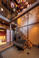 Casa, não fumadores (TEMARI) | 2 quartos, cofre no quarto, com decoração personalizada 